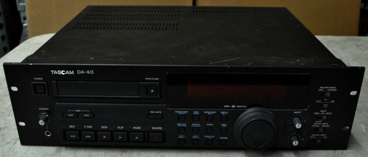 TASCAM/DA-40 - HTYP