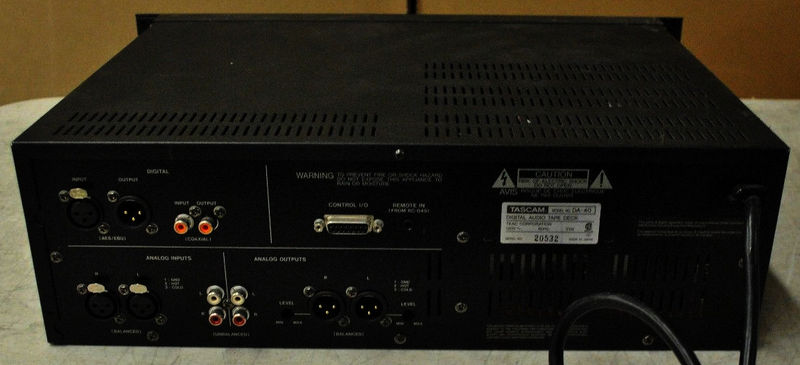 TASCAM/DA-40 - HTYP